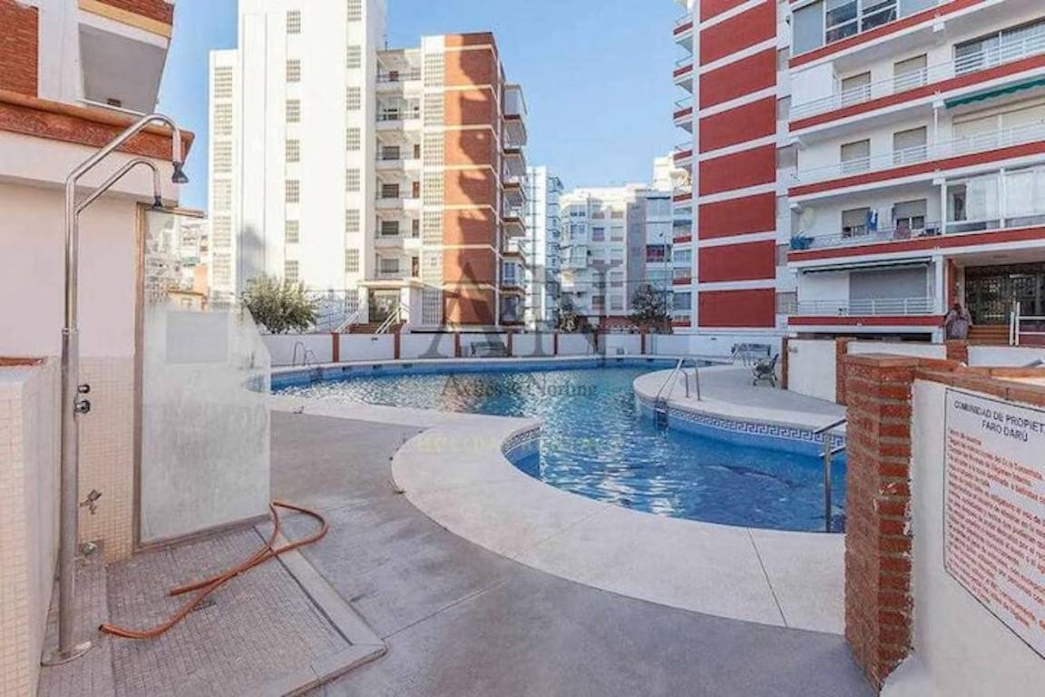 65 M² Apartamento ∙ 2 Habitaciones ∙ 6 Huéspedes - Torre del Mar