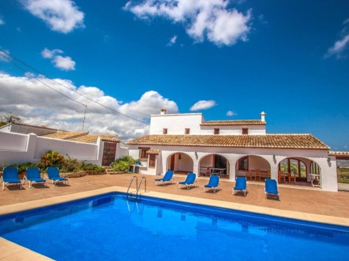 160 M² Villa ∙ 4 Bedrooms ∙ 8 Guests - Moraira