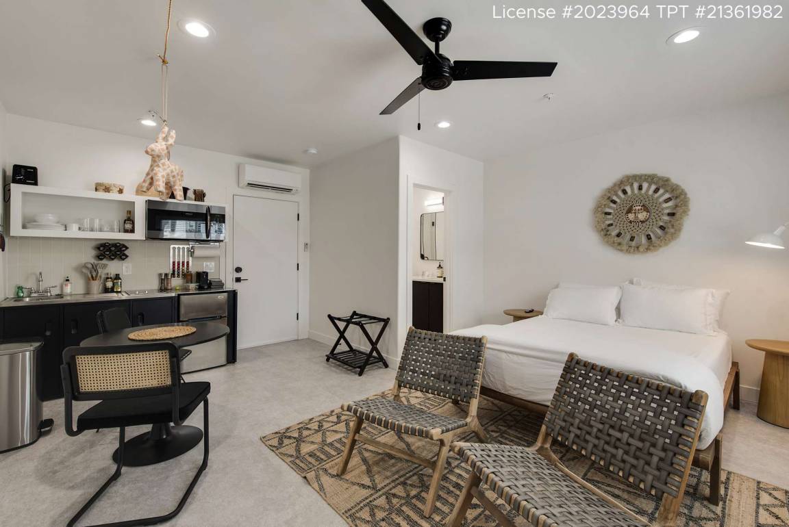 Apartment ∙ 1 Bedroom ∙ 2 Guests - Phoenix, AZ
