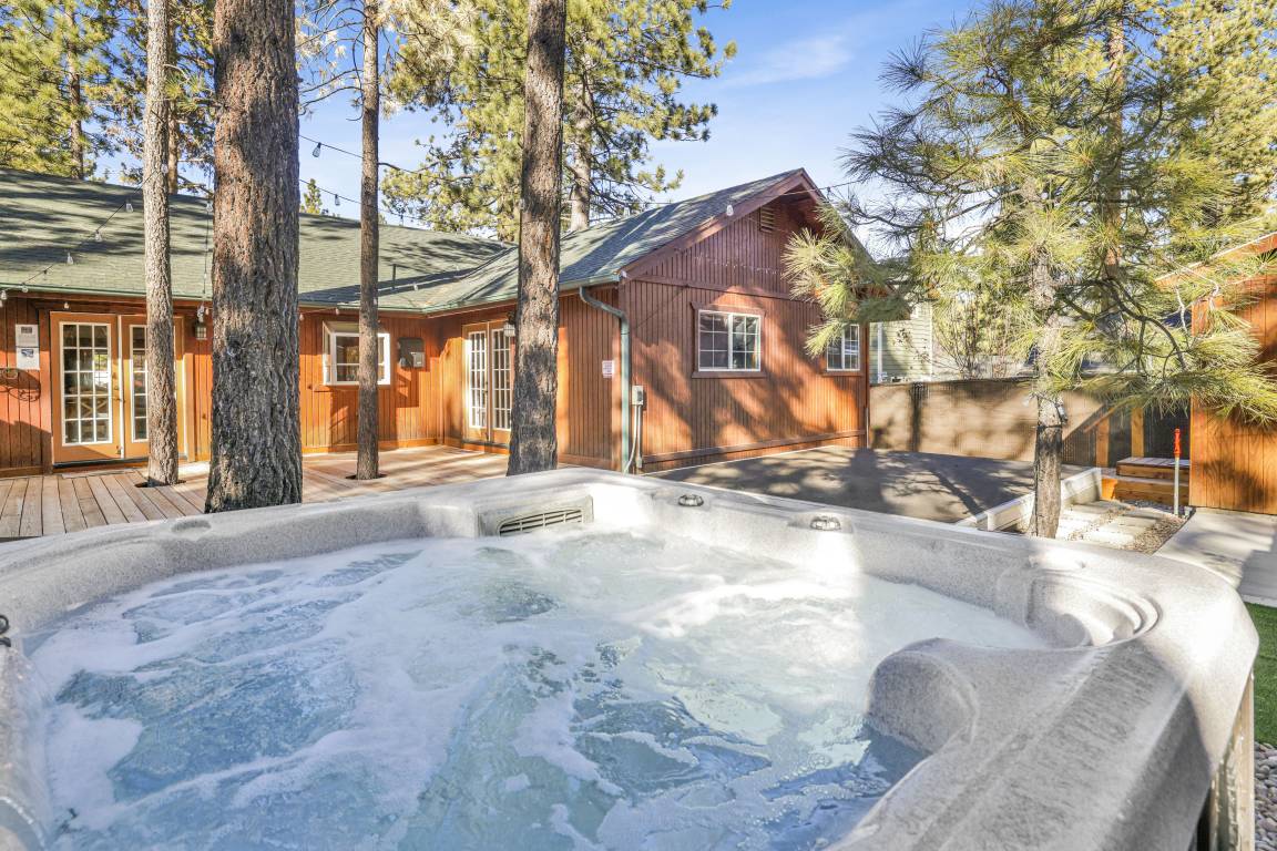 154 M² Cabin ∙ 3 Bedrooms ∙ 8 Guests - Big Bear Lake, CA