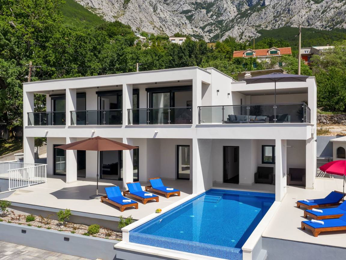 180 M² Ferienhaus ∙ 3 Schlafzimmer ∙ 6 Gäste - Promajna
