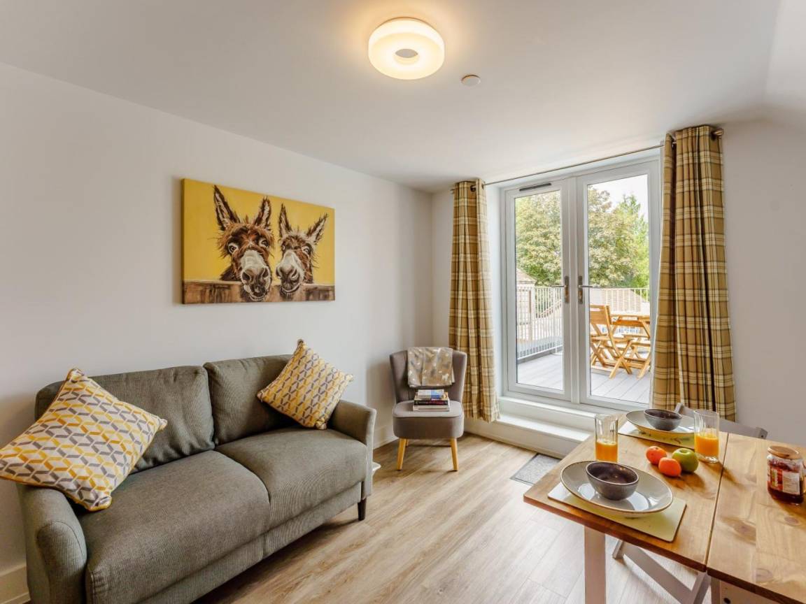 Apartment ∙ 2 Bedrooms ∙ 4 Guests - Brockenhurst