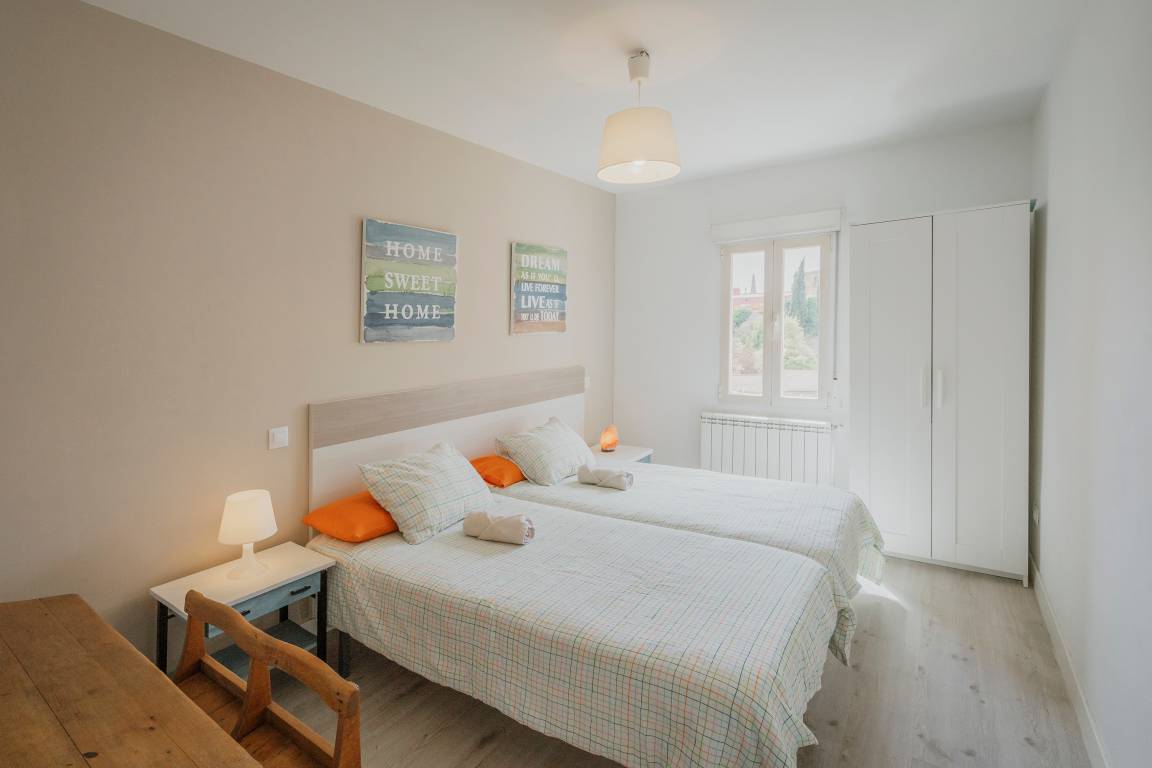 50 M² Apartment ∙ 2 Bedrooms ∙ 6 Guests - Burgos