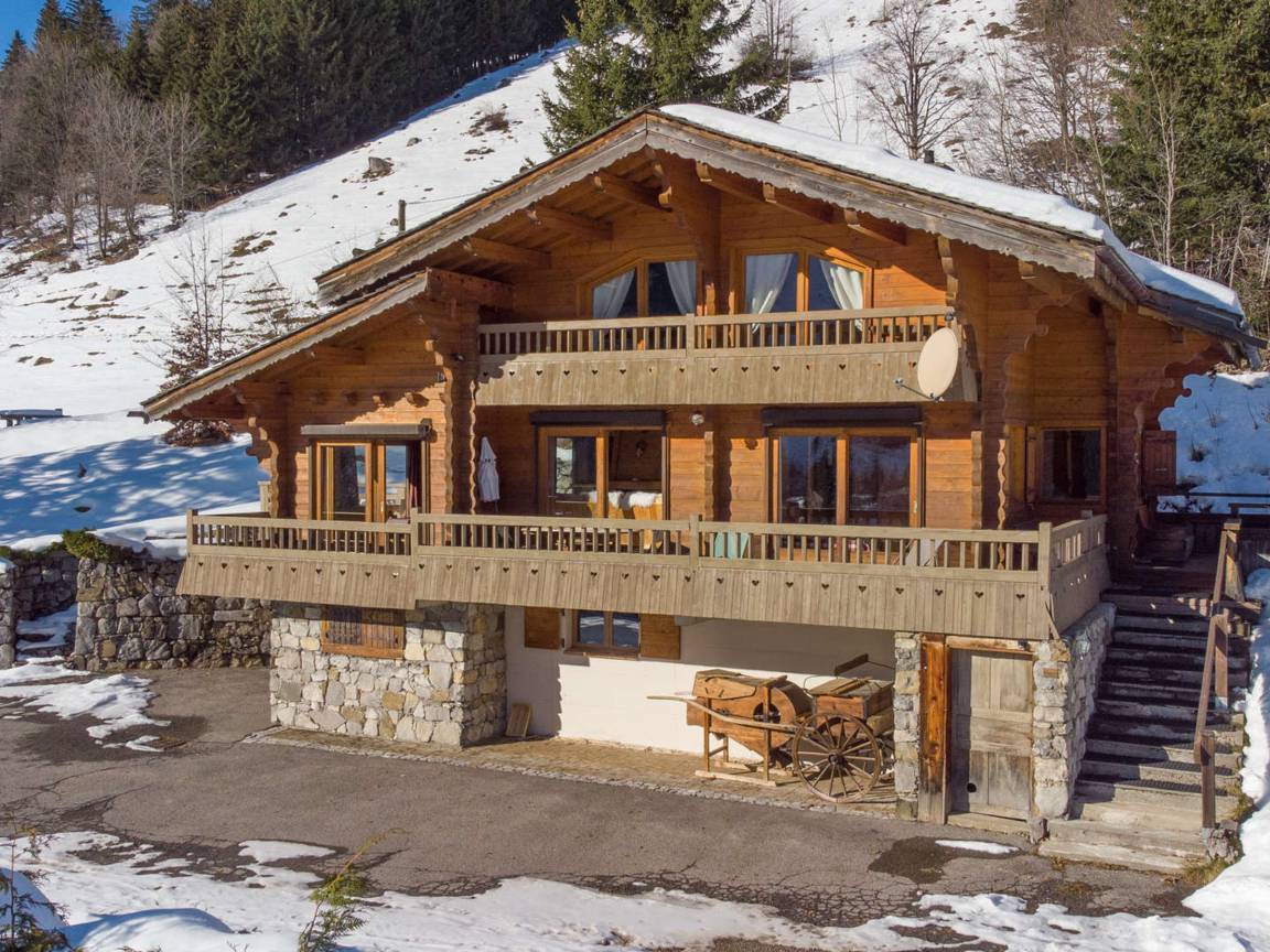 116 M² Chalet ∙ 4 Bedrooms ∙ 9 Guests - La Clusaz