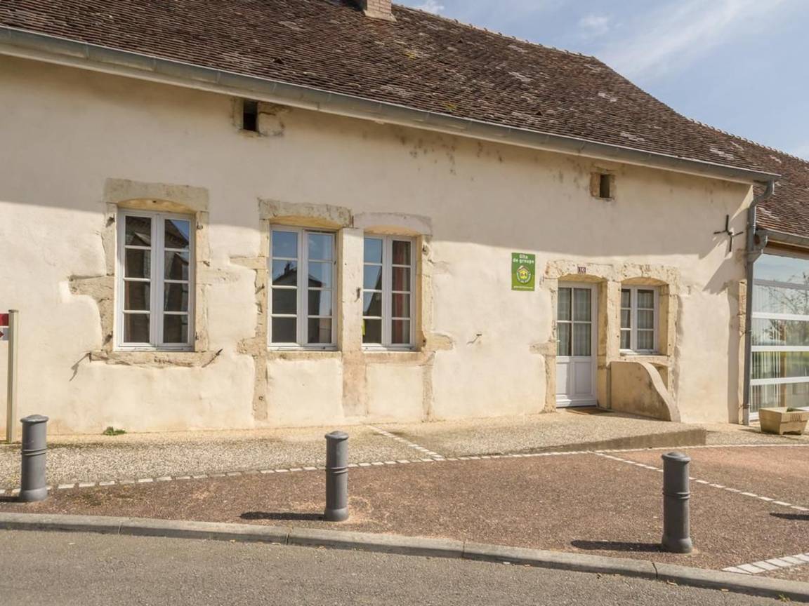 210 M² Cottage ∙ 5 Bedrooms ∙ 14 Guests - Beaune