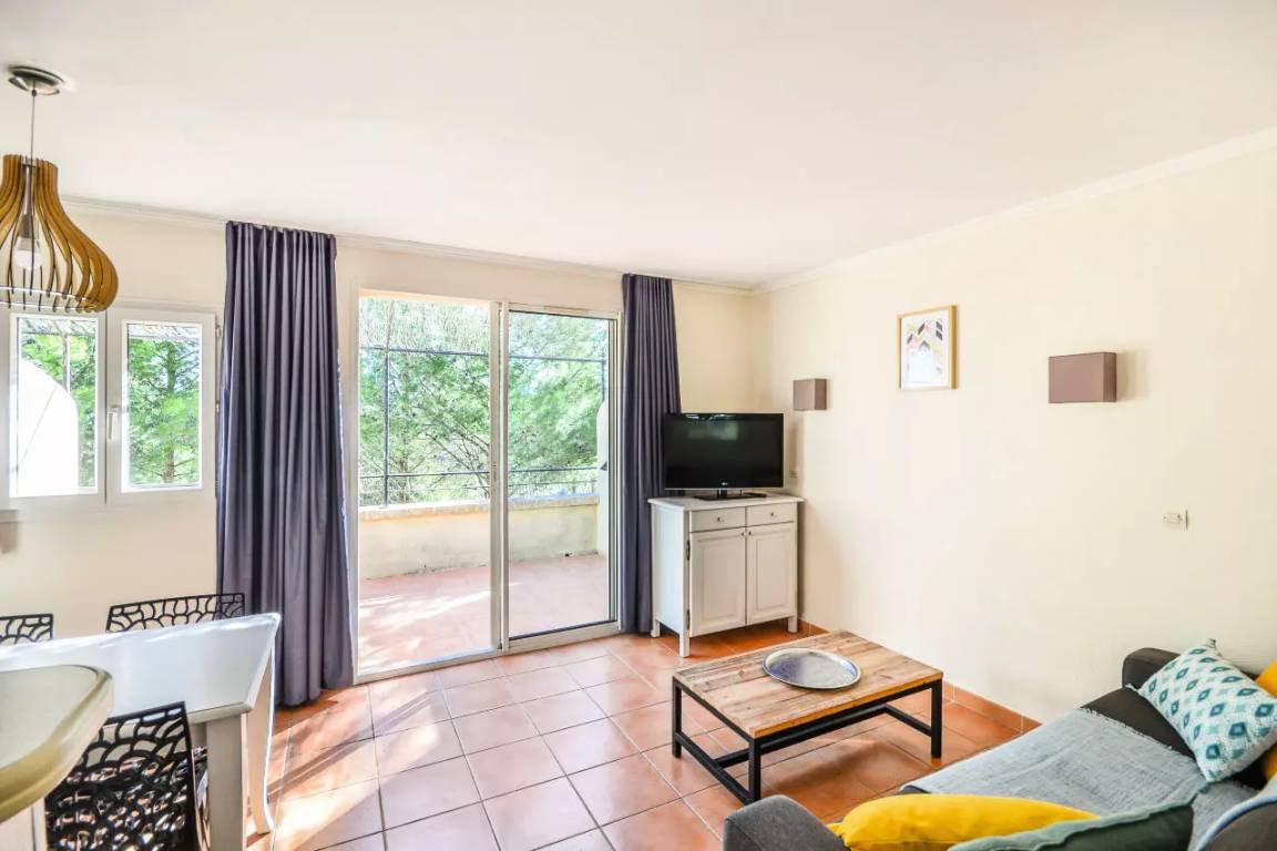 30 M² Appartement ∙ 1 Chambre ∙ 4 Personnes - Saint-Cannat