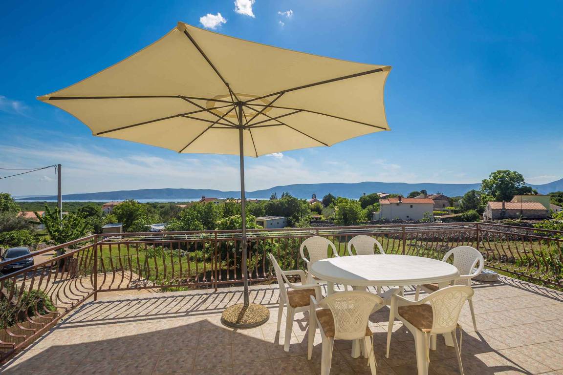 110 M² Apartment ∙ 3 Bedrooms ∙ 6 Guests - Cres, Croatia