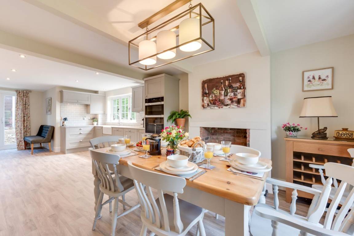 Cottage ∙ 4 Bedrooms ∙ 8 Guests - Norwich