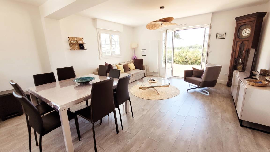 140 M² Maison De Vacances ∙ 3 Chambres ∙ 8 Personnes - Étel