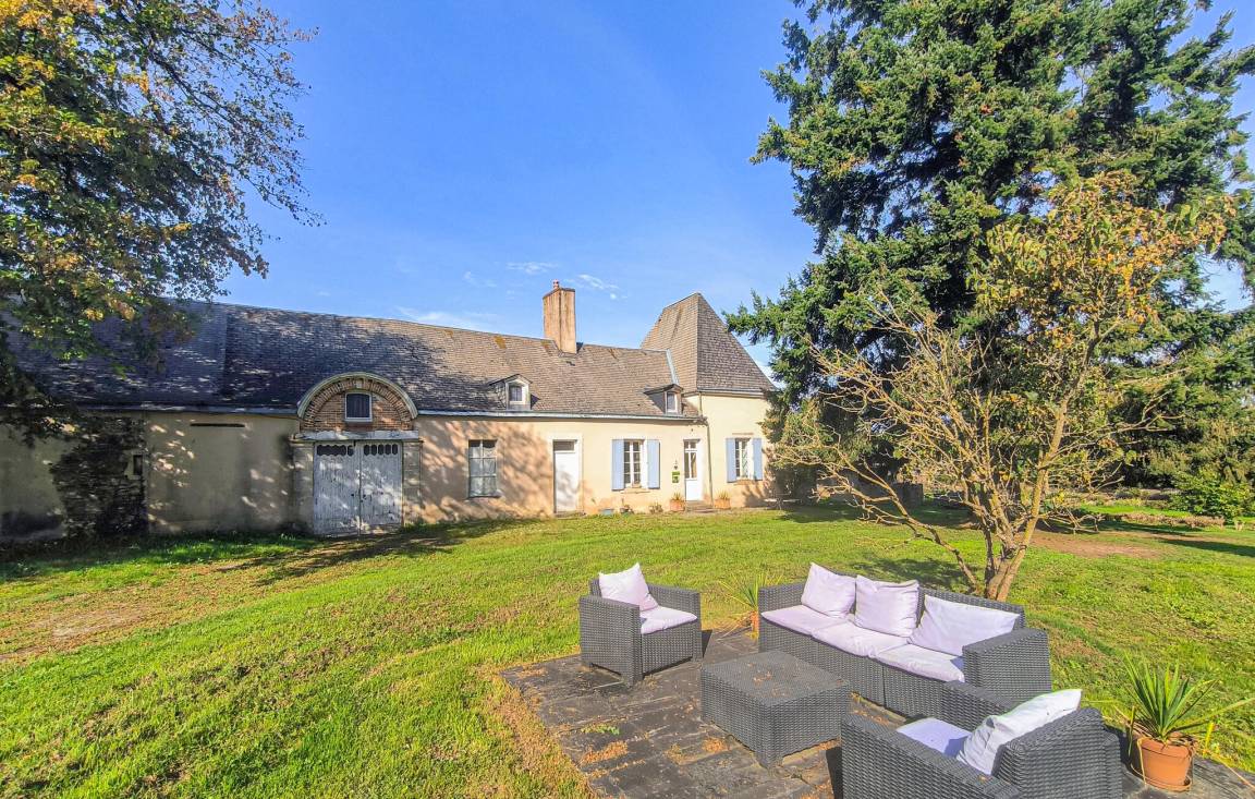200 M² Maison De Vacances ∙ 4 Chambres ∙ 11 Personnes - Sarthe