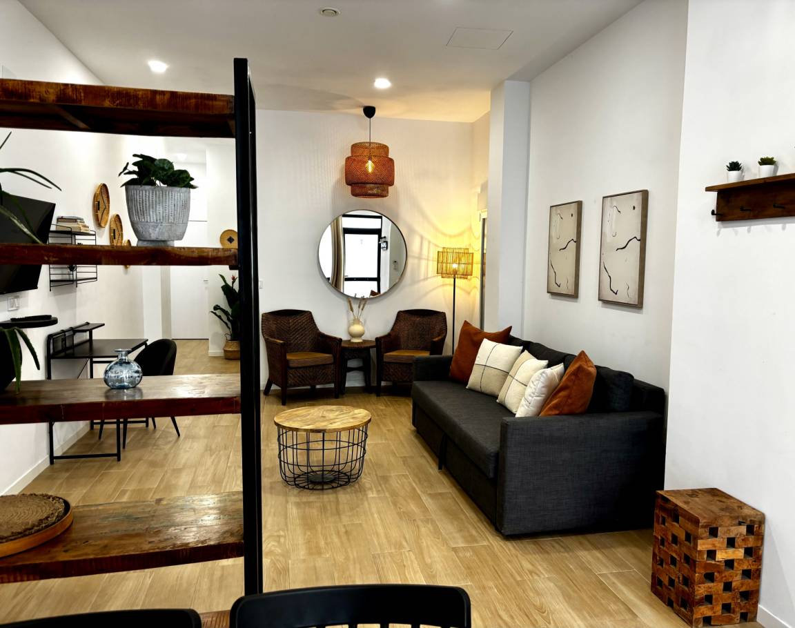 75 M² Apartment ∙ 2 Bedrooms ∙ 5 Guests - Valencia