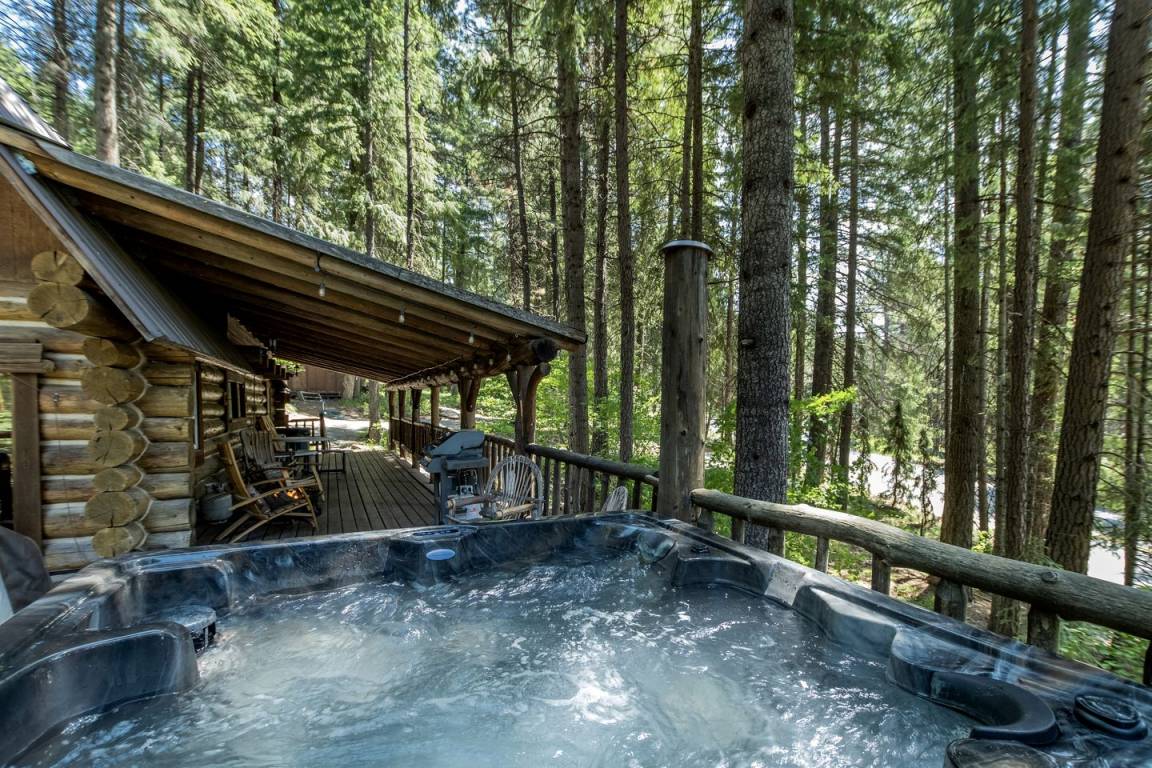 House ∙ 3 Bedrooms ∙ 6 Guests - Lake Wenatchee, WA