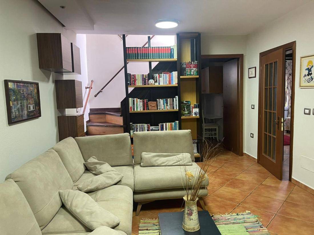 60 M² Appartamento Vacanza ∙ 2 Camere Da Letto ∙ 6 Ospiti - Tirana