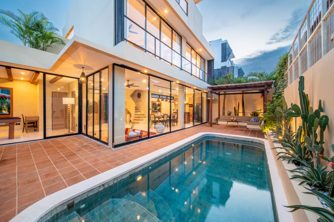 250 M² Villa ∙ 3 Bedrooms ∙ 6 Guests - Bali