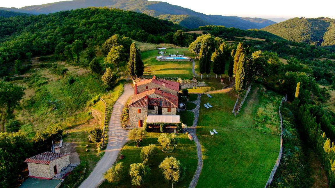 Farmhouse ∙ 8 Bedrooms ∙ 16 Guests - Tuscany
