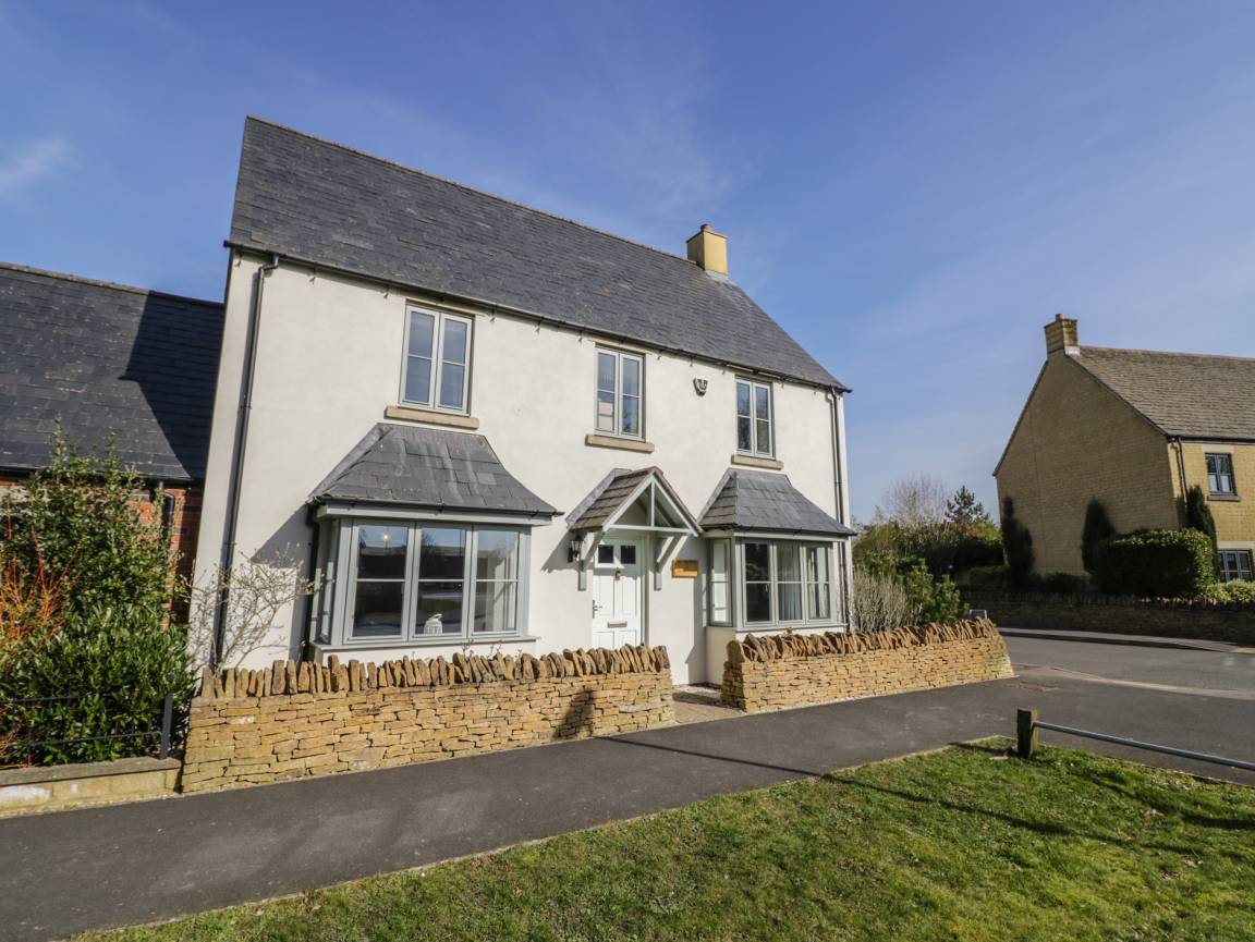 Cottage ∙ 4 Bedrooms ∙ 8 Guests - Chipping Norton