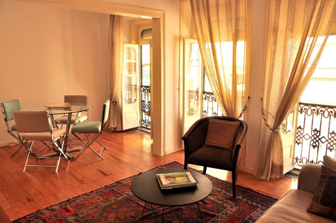 65 M² Huoneisto ∙ 2 Makuuhuonetta ∙ 4 Vierasta - Lisbon