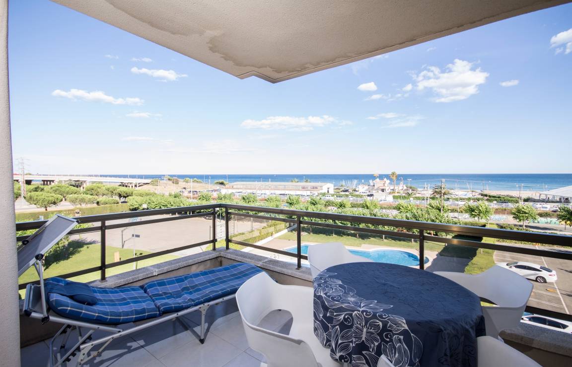 135 M² Apartamento ∙ 4 Habitaciones ∙ 10 Huéspedes - Torredembarra