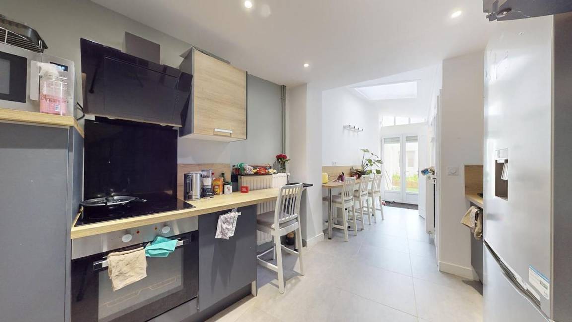 110 M² Private Room ∙ 1 Bedroom ∙ 1 Guest - Lille