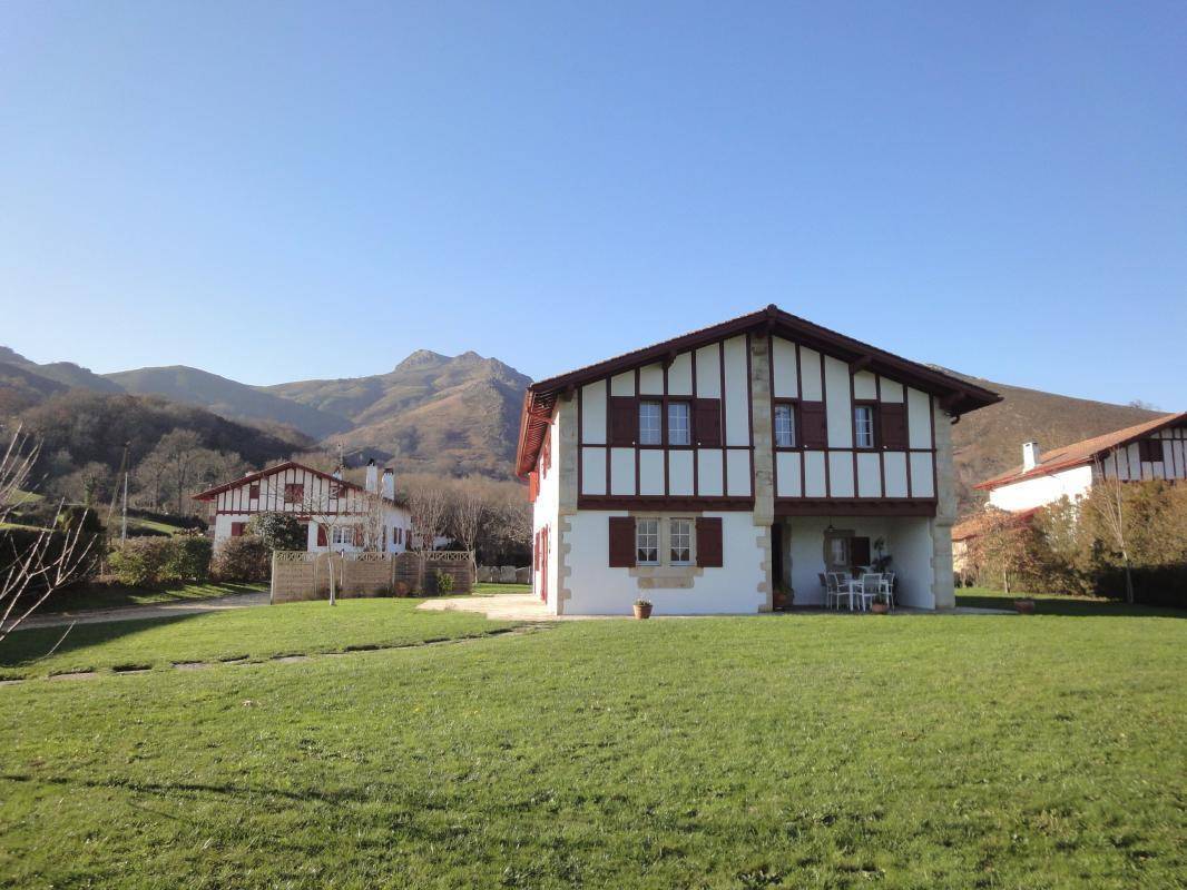 240 M² Gîte ∙ 4 Habitaciones ∙ 8 Huéspedes - Ciboure
