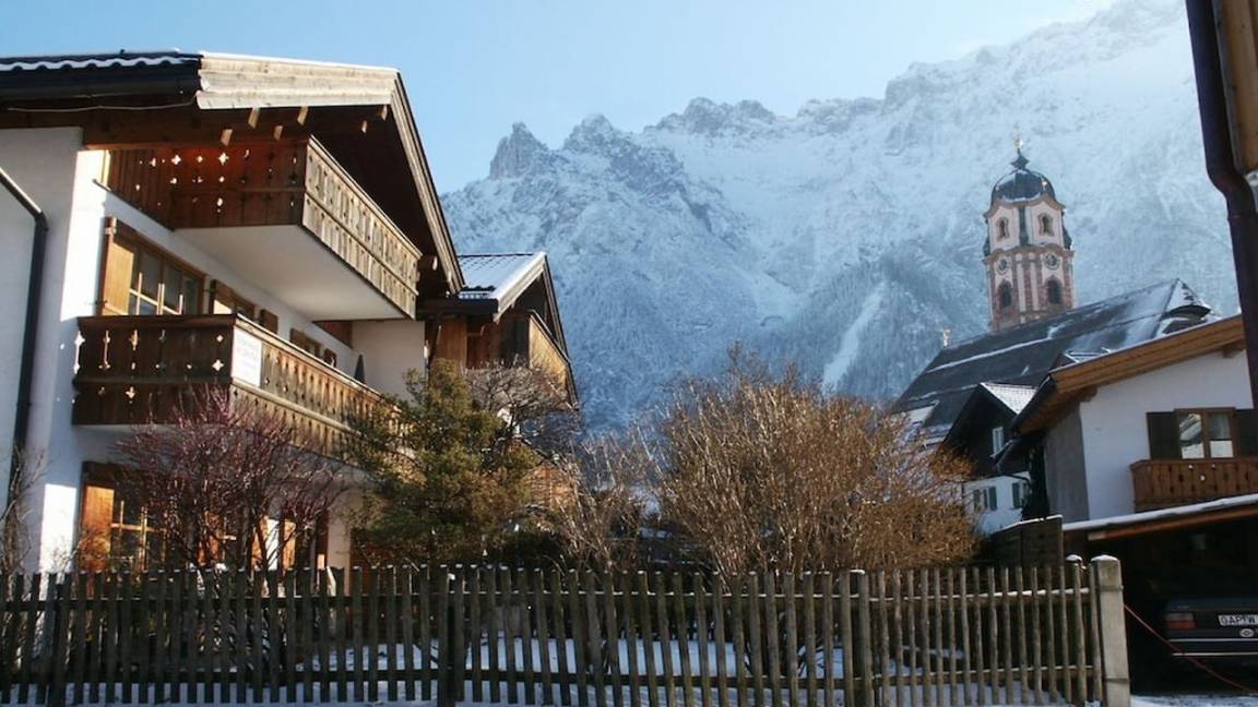 72 M² Ferienhaus ∙ 2 Schlafzimmer ∙ 6 Gäste - Mittenwald