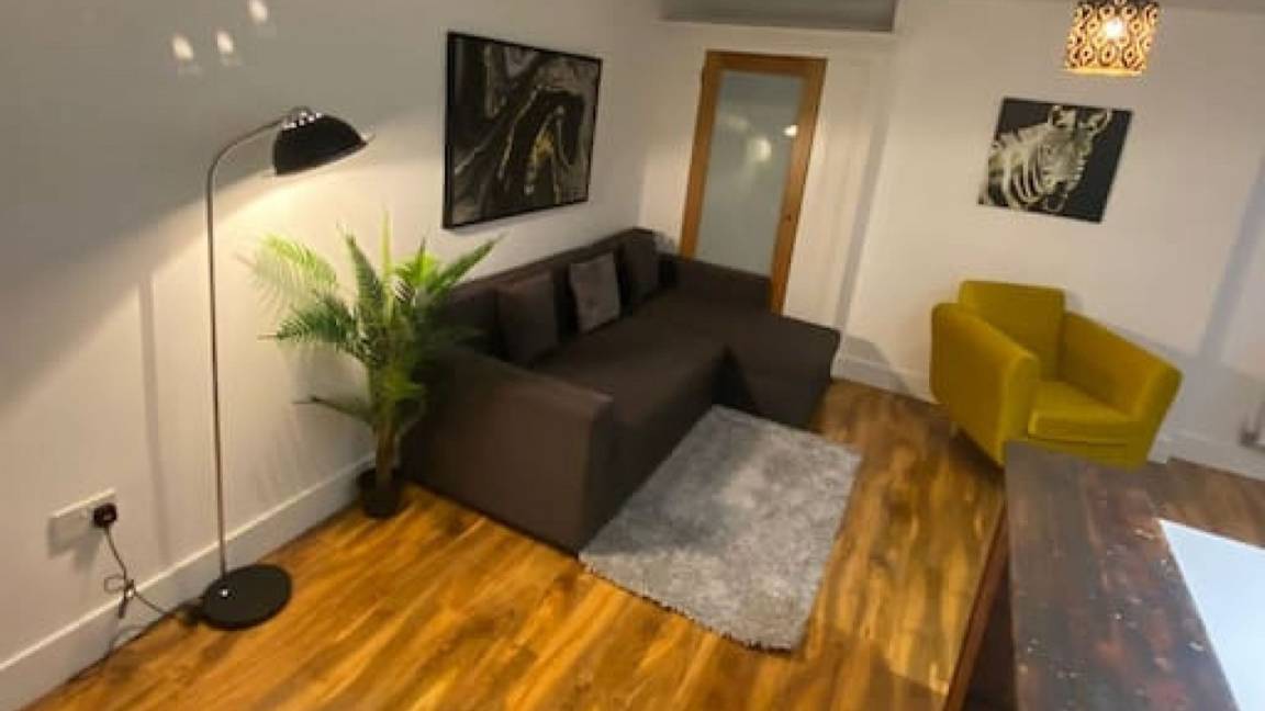 32 M² Apartment ∙ 2 Bedrooms ∙ 6 Guests - Bedford