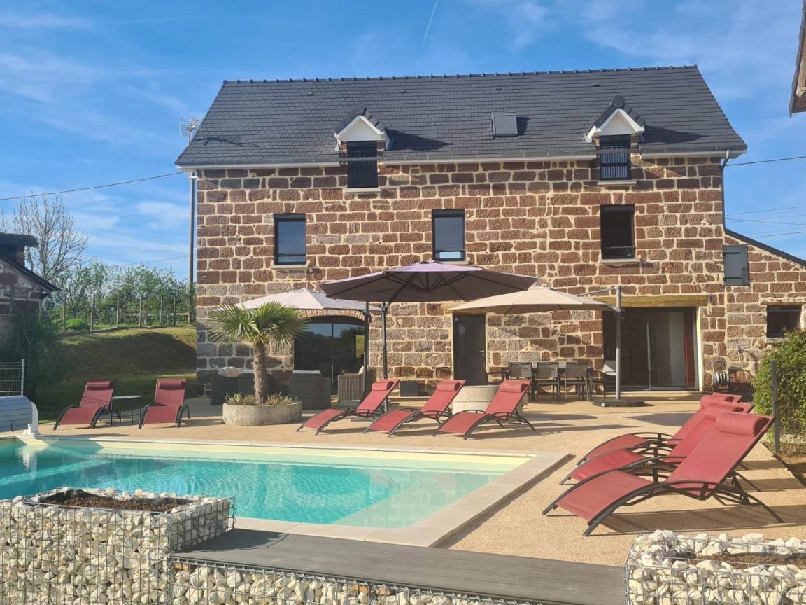 200 M² Gîte ∙ 4 Chambres ∙ 8 Personnes - Corrèze