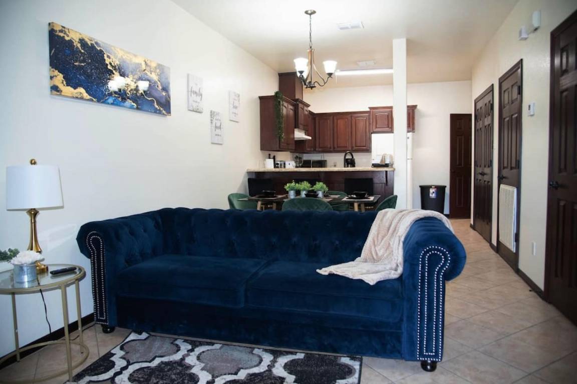 Apartment ∙ 2 Bedrooms ∙ 4 Guests - Edinburg, TX