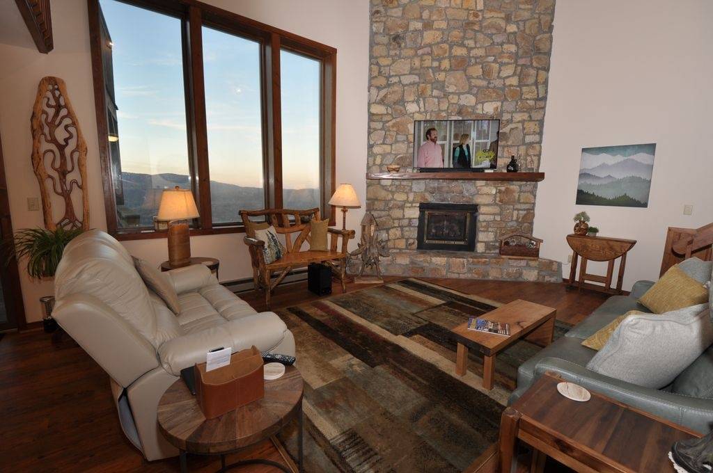 Condo ∙ 2 Bedrooms ∙ 6 Guests - Sugar Mountain, NC