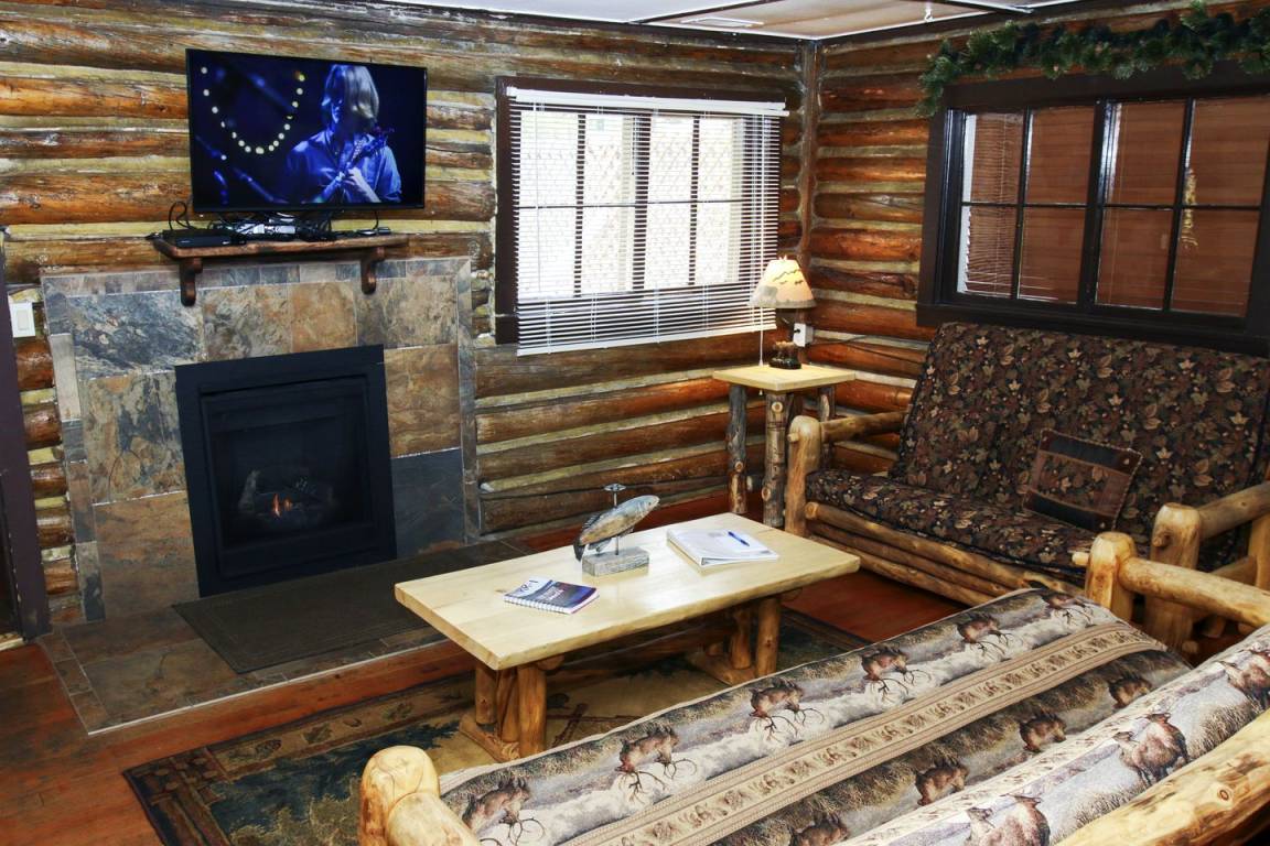 House ∙ 3 Bedrooms ∙ 8 Guests - Estes Park, CO