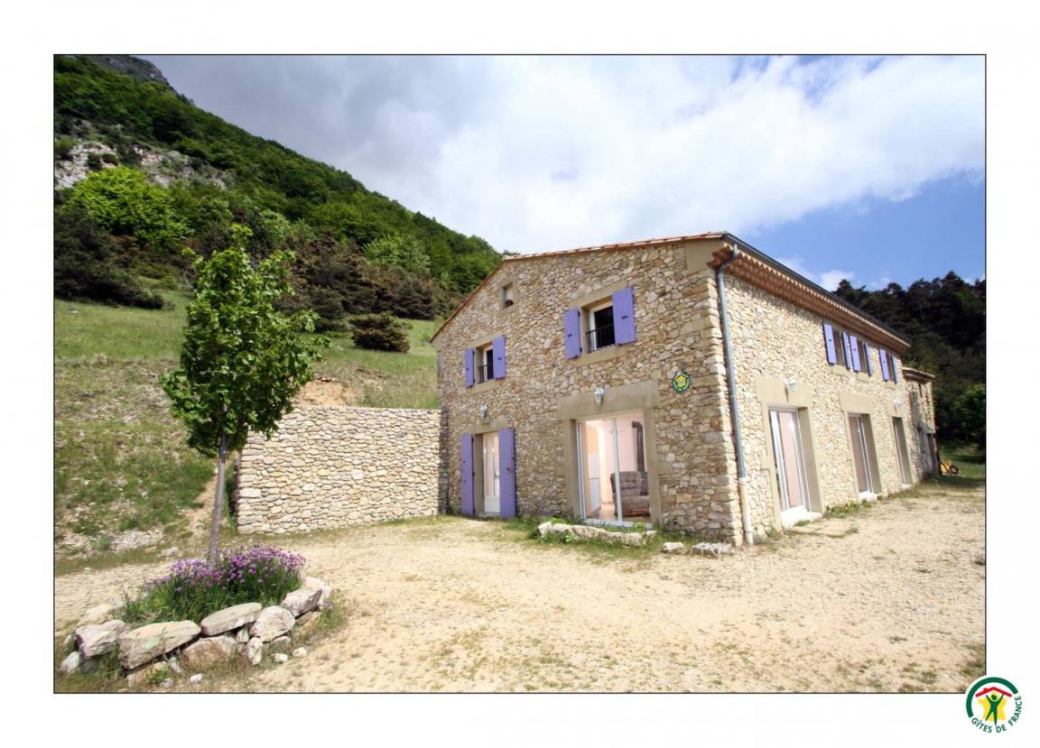 160 M² Gîte ∙ 4 Chambres ∙ 11 Personnes - Saou