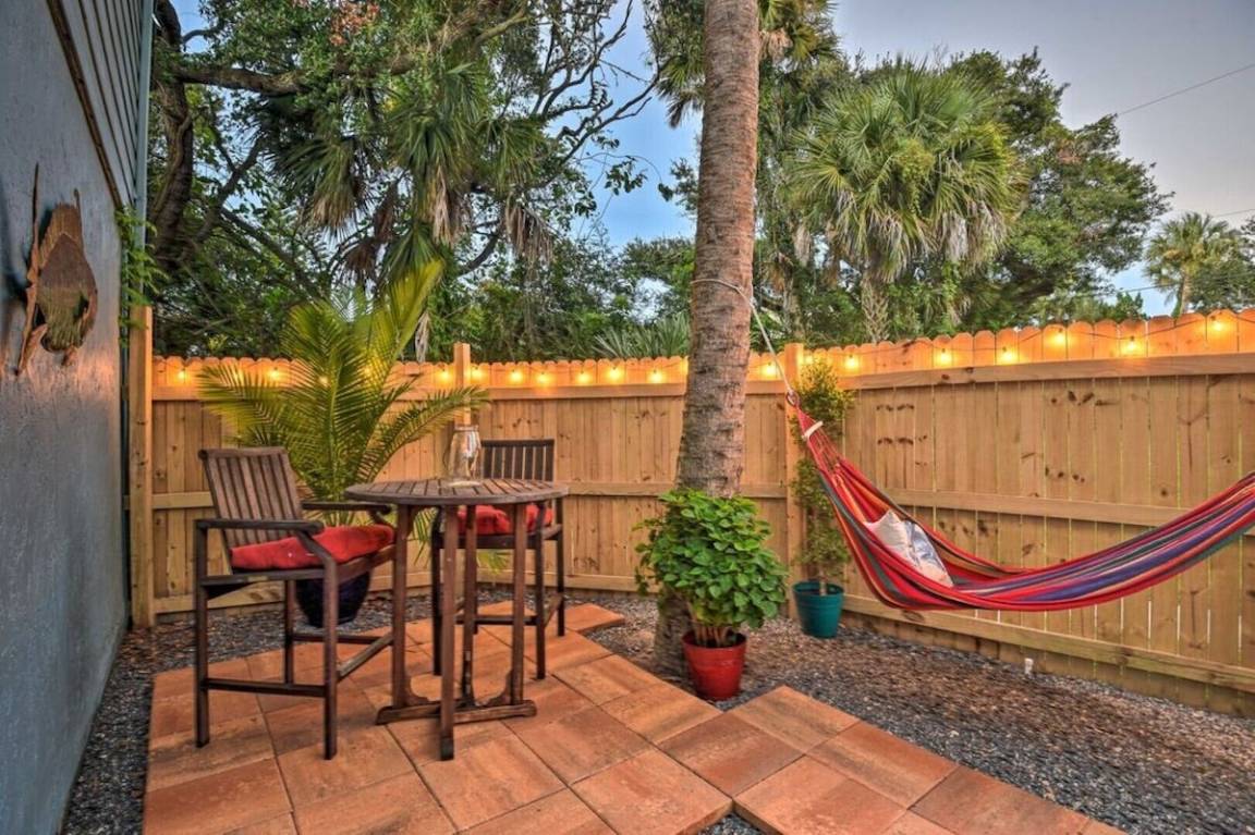 101 M² House ∙ 2 Bedrooms ∙ 6 Guests - New Smyrna Beach, FL
