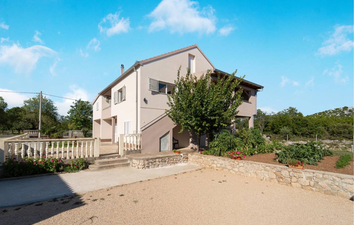 130 M² Ferienwohnung ∙ 3 Schlafzimmer ∙ 6 Gäste - Tisno