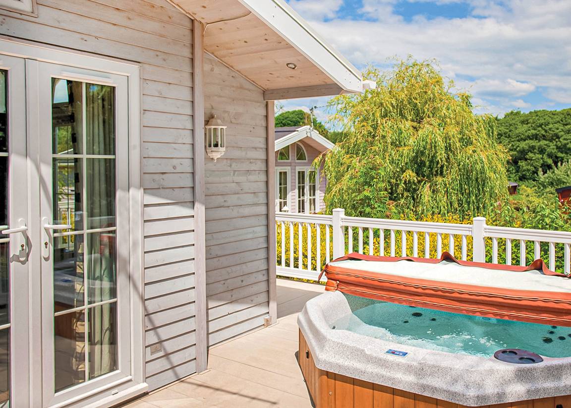 Chalet ∙ 2 Bedrooms ∙ 4 Guests - Hampshire