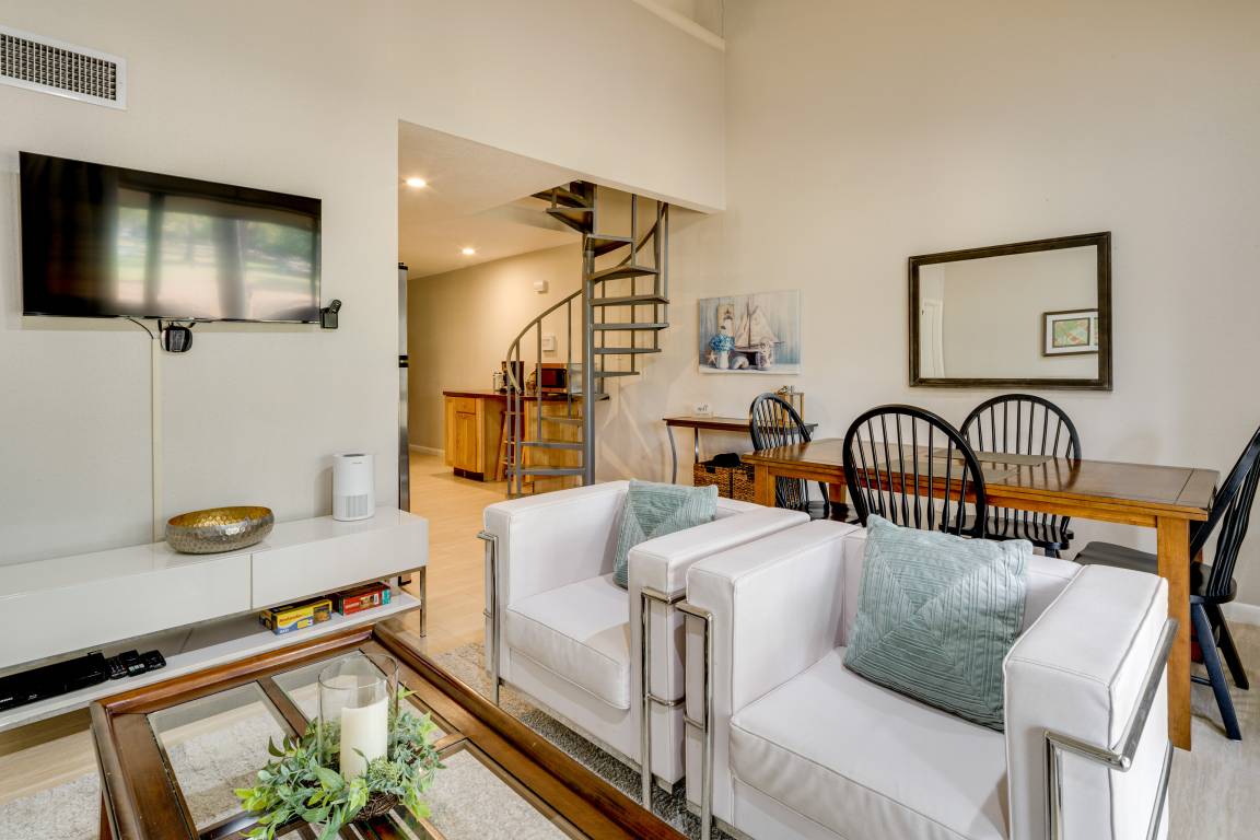 80 M² Apartment ∙ 2 Bedrooms ∙ 5 Guests - Conroe, TX