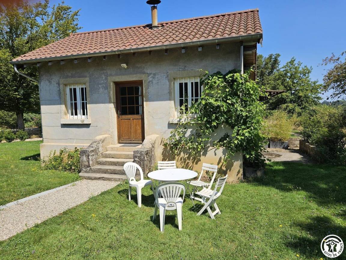 48 M² Gîte ∙ 2 Chambres ∙ 4 Personnes - Pérouges