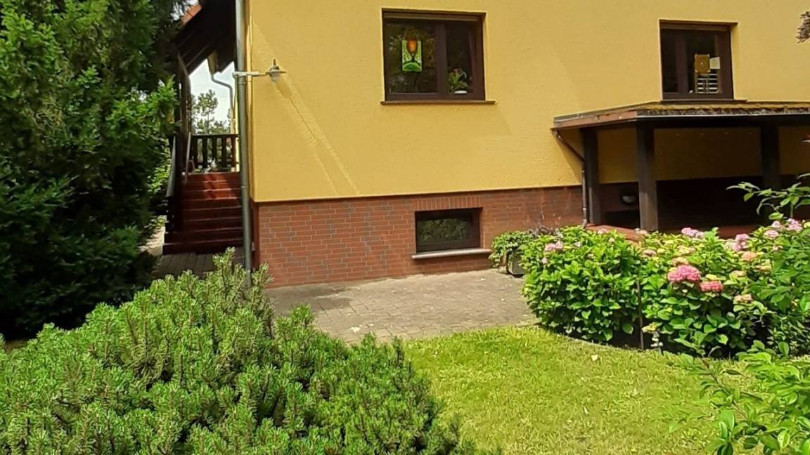 90 M² Ferienwohnung ∙ 1 Schlafzimmer ∙ 4 Gäste - Finsterwalde