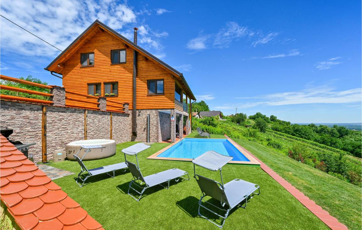 145 M² Casa ∙ 3 Camere Da Letto ∙ 8 Ospiti - Lipa
