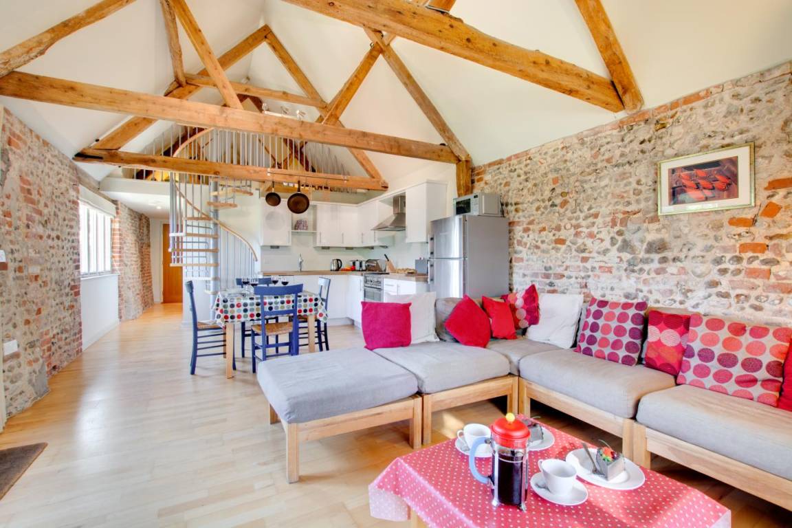 Cottage ∙ 2 Bedrooms ∙ 4 Guests - Holt