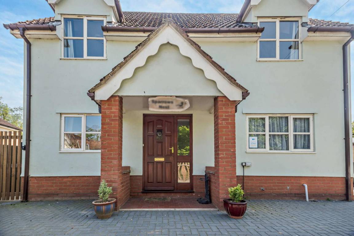 Cottage ∙ 4 Bedrooms ∙ 8 Guests - Suffolk