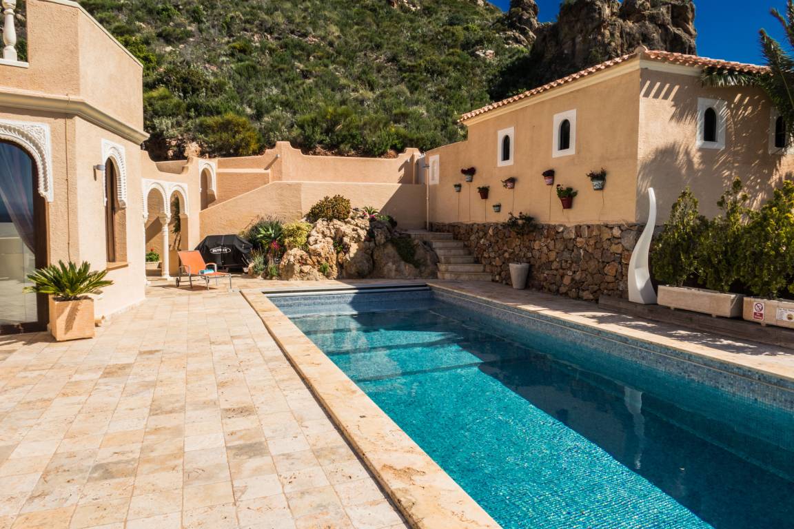 400 M² Villa ∙ 3 Habitaciones ∙ 7 Huéspedes - El Algarrobico