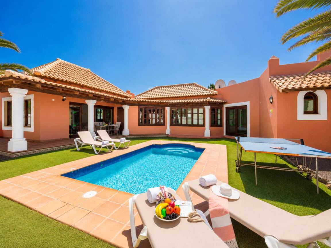 155 M² Villa ∙ 2 Bedrooms ∙ 4 Guests - Corralejo