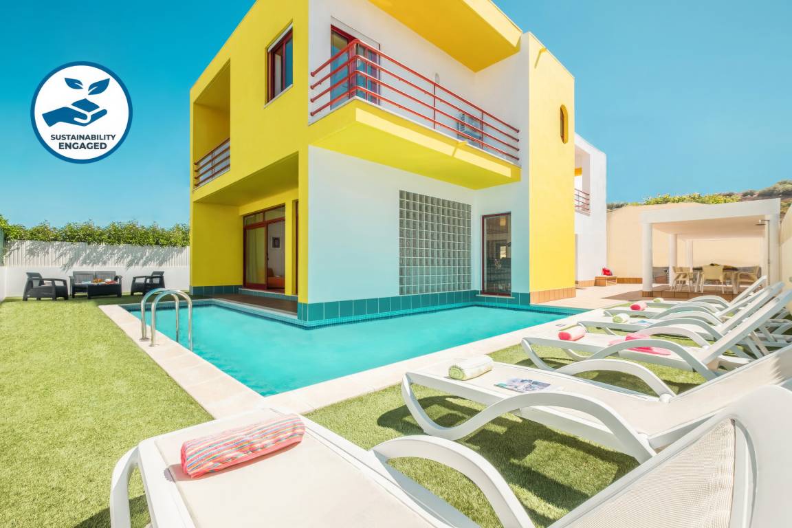 180 M² Villa ∙ 4 Bedrooms ∙ 14 Guests - Albufeira