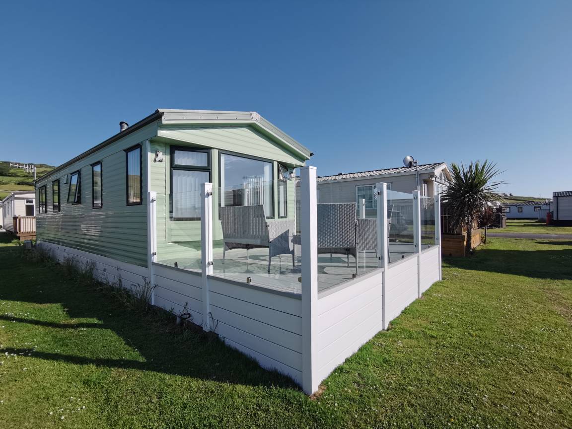 55 M² Cabin ∙ 2 Bedrooms ∙ 6 Guests - Penrhyndeudraeth