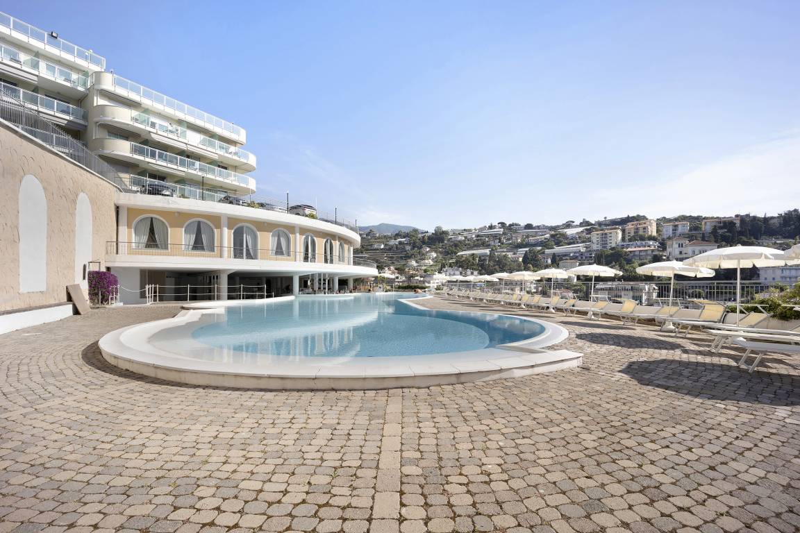 75 M² Aparthotel ∙ 2 Schlafzimmer ∙ 6 Gäste - Sanremo