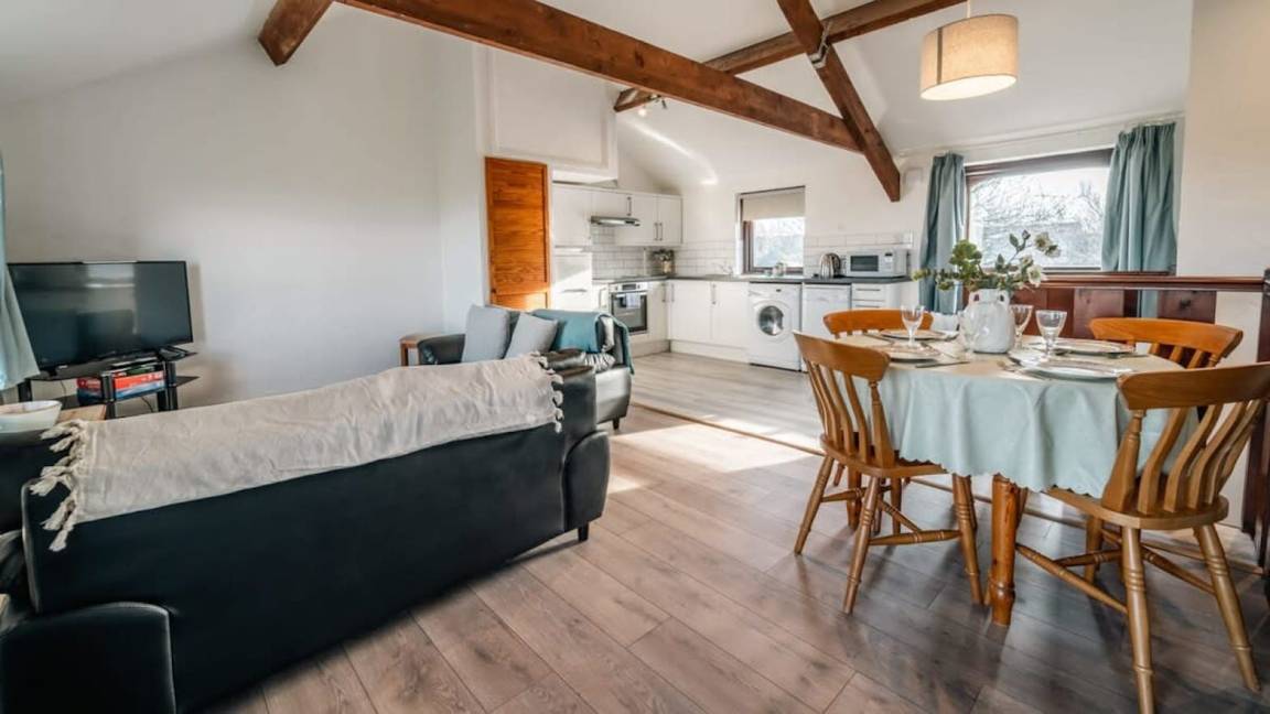 93 M² House ∙ 2 Bedrooms ∙ 4 Guests - Tintagel