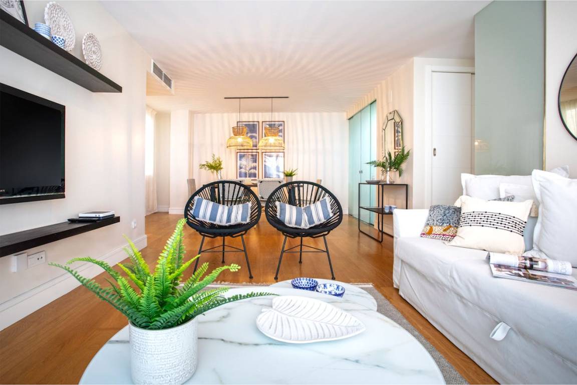 120 M² Apartamento ∙ 2 Habitaciones ∙ 6 Huéspedes - Málaga