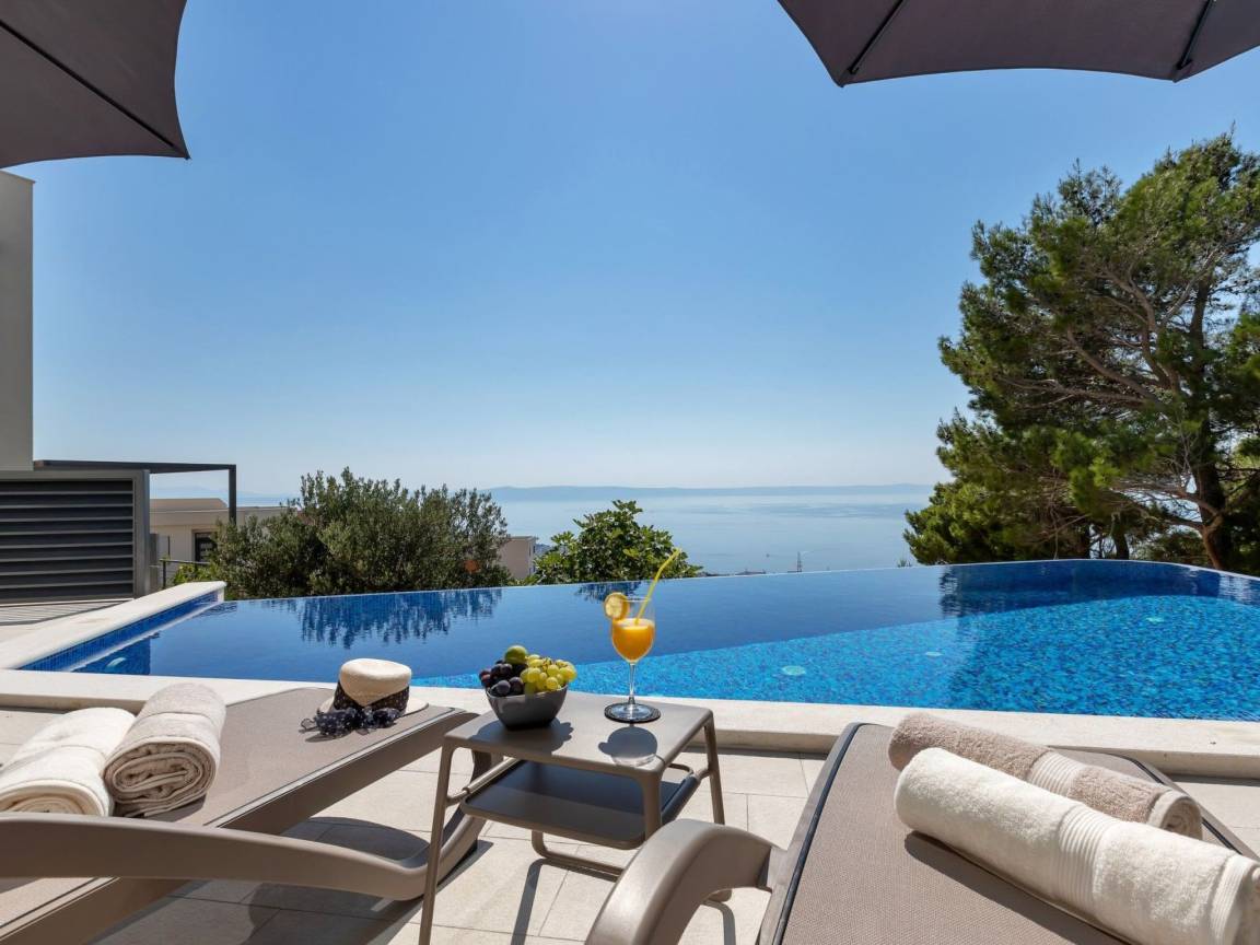 417 M² Ferienhaus ∙ 3 Schlafzimmer ∙ 7 Gäste - Makarska