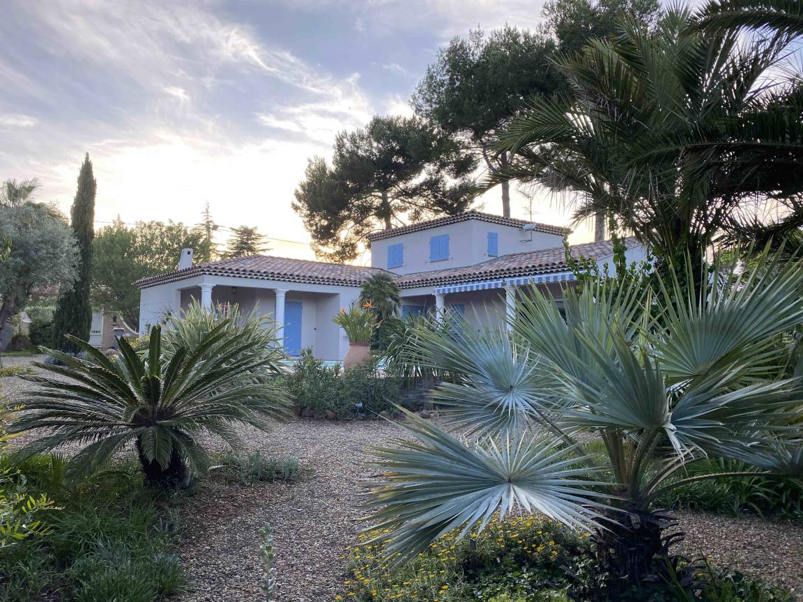 1500 M² Villa ∙ 4 Chambres ∙ 8 Personnes - Sanary-sur-Mer