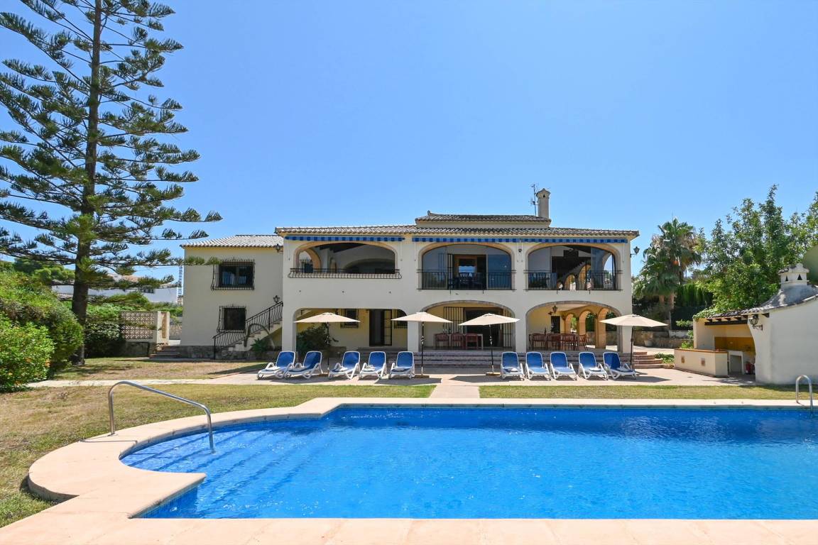 400 M² Complejo Vacacional ∙ 4 Habitaciones ∙ 8 Huéspedes - Jávea